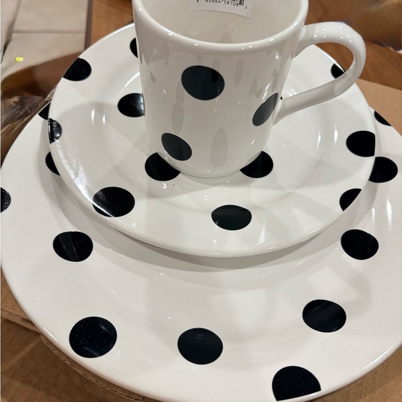 kate spade | Dining | Kate Spade Black And White Polka Dot Dinnerware ...